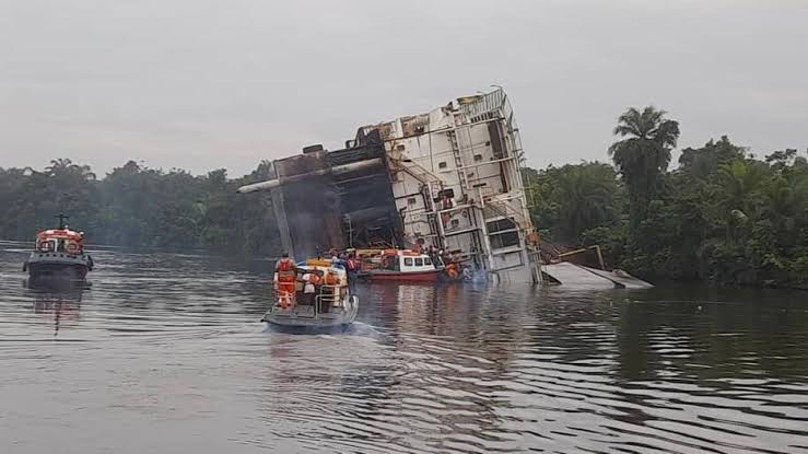 Oil Rig Collapse, Kill One, Three Missing In Delta | Afrika Eyes